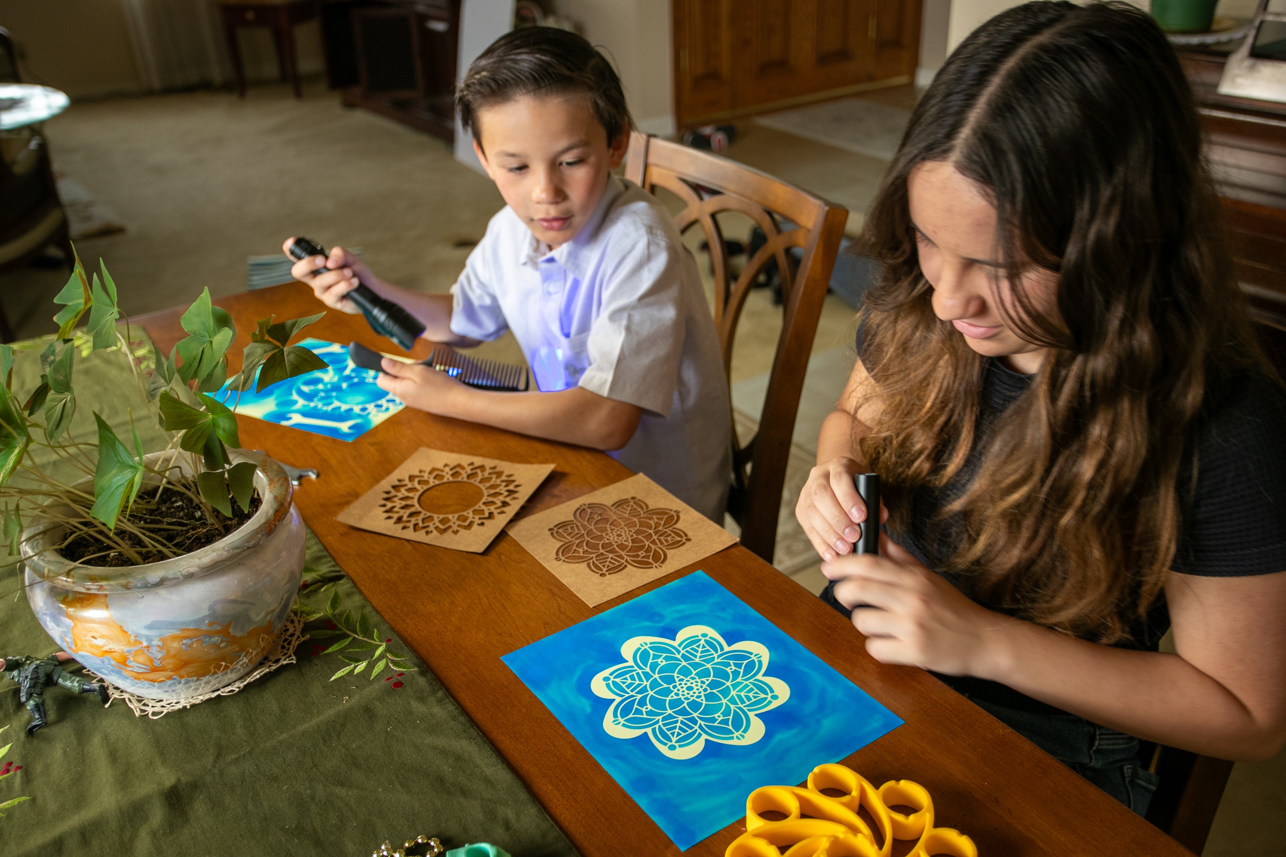 Discovering the Magic of Instant Art: The Fascinating Science Behind S – Starlight UV Sun Paper